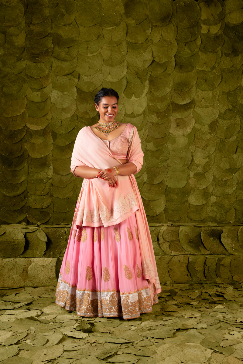 Vōrgithi (ವೋರಗೀತಿ) Lehenga in Blushing Bride and Begonia Pink – Latha ...